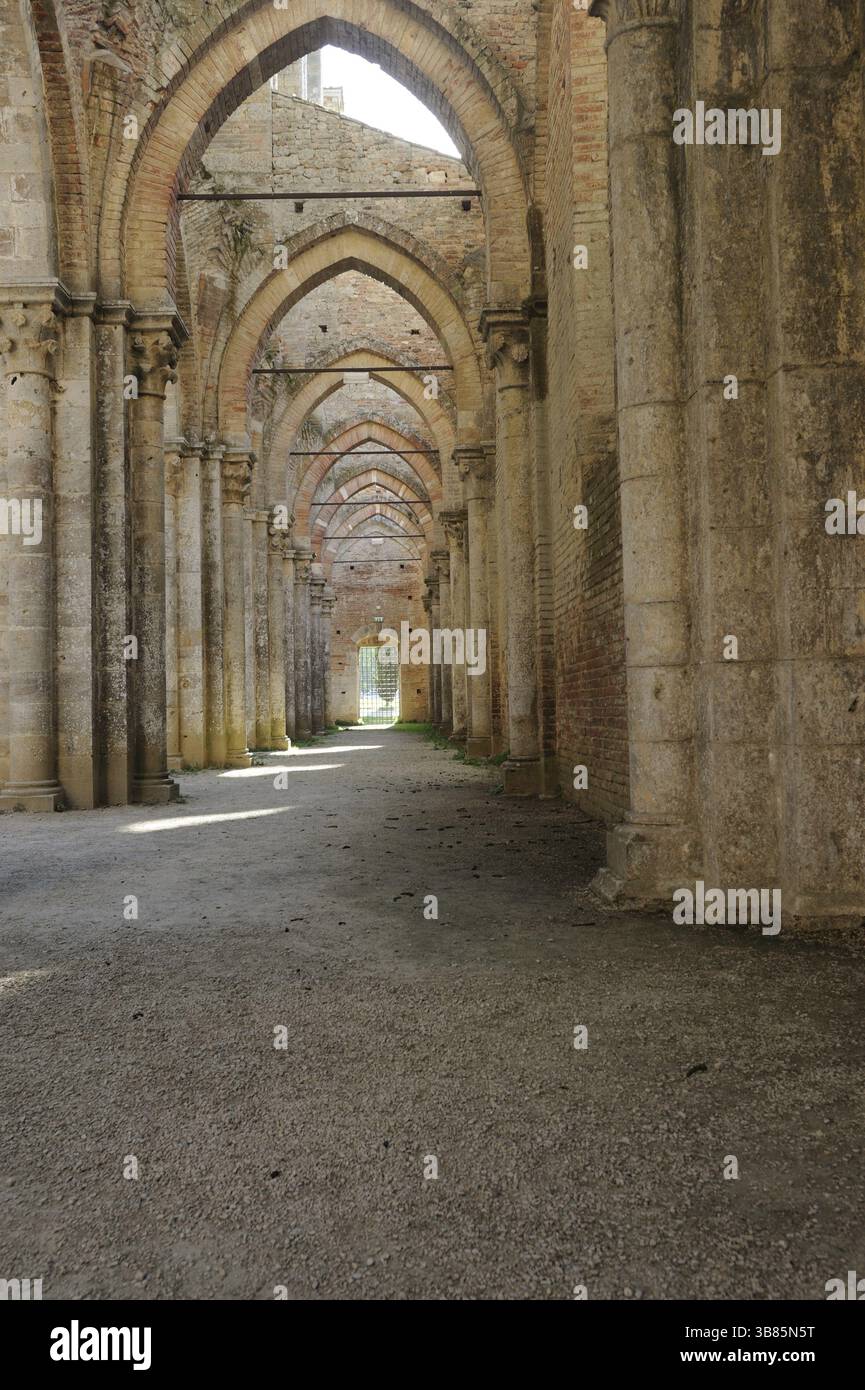 An impressive and beautiful gothic columnade in Tuscany Stock Photo - Alamy