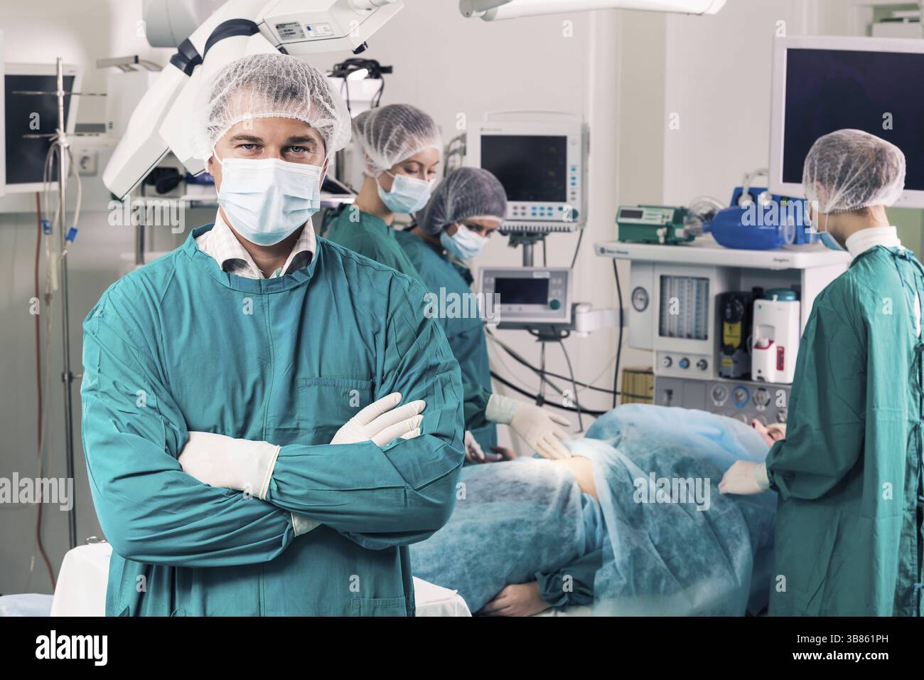 Clinical operating room hi-res stock photography and images - Alamy
