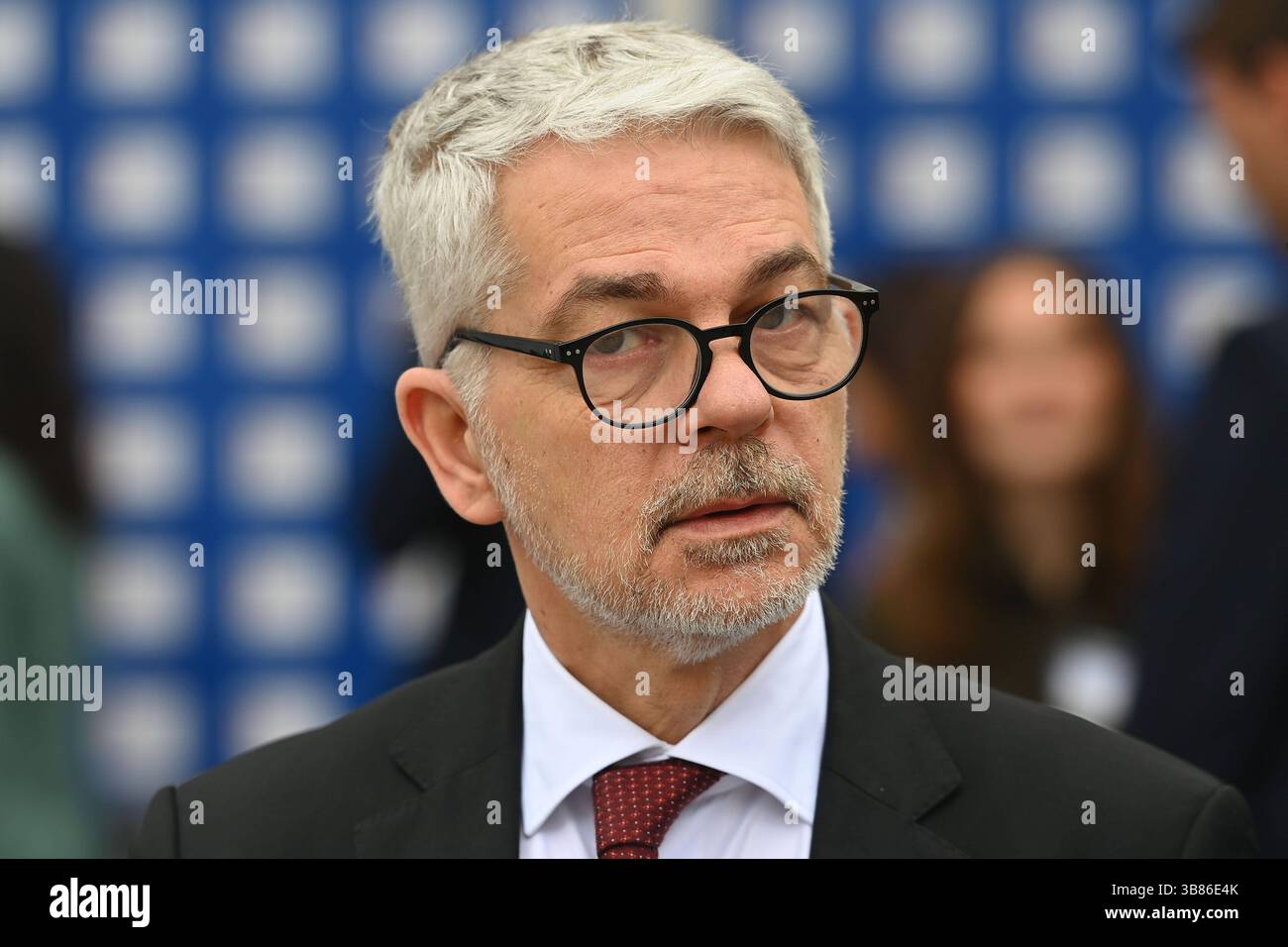 Prof.Dr. Carlo MASALA Professor fuer Internationale Politik an der ...