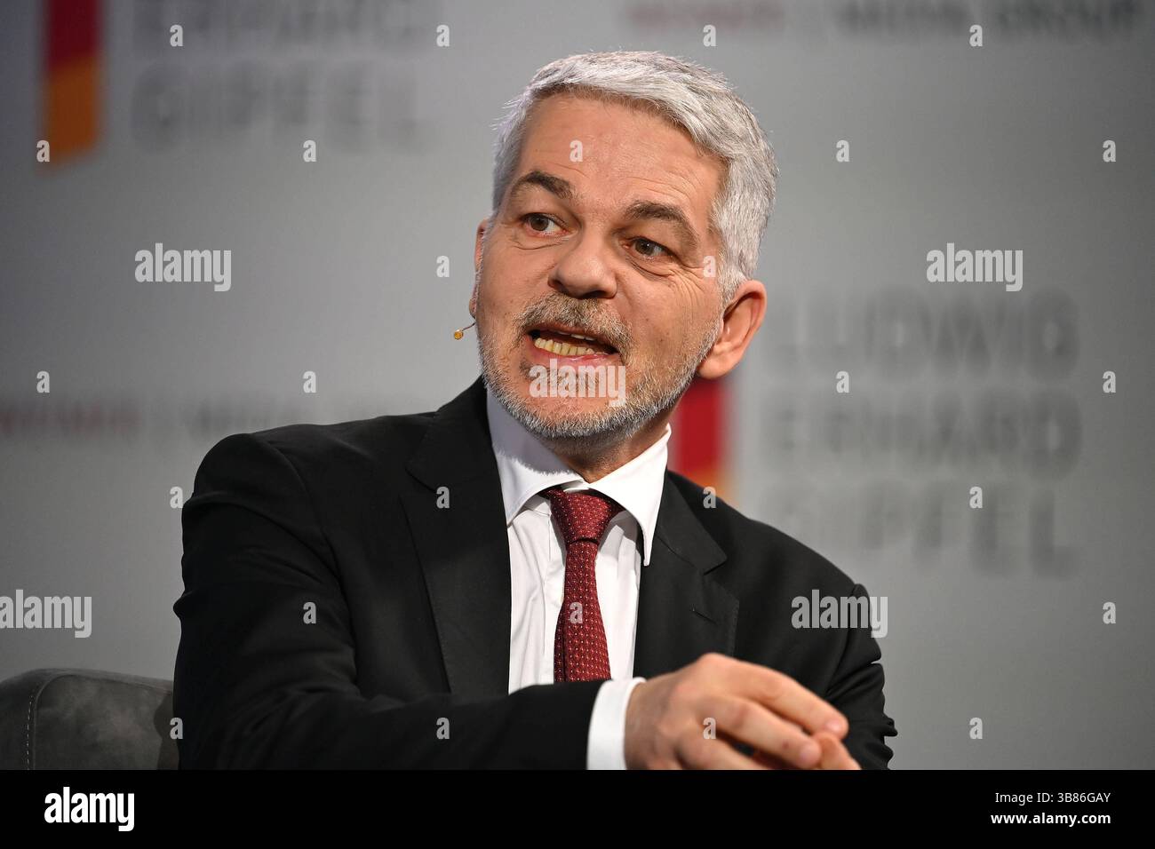 Prof.Dr. Carlo MASALA Professor fuer Internationale Politik an der ...