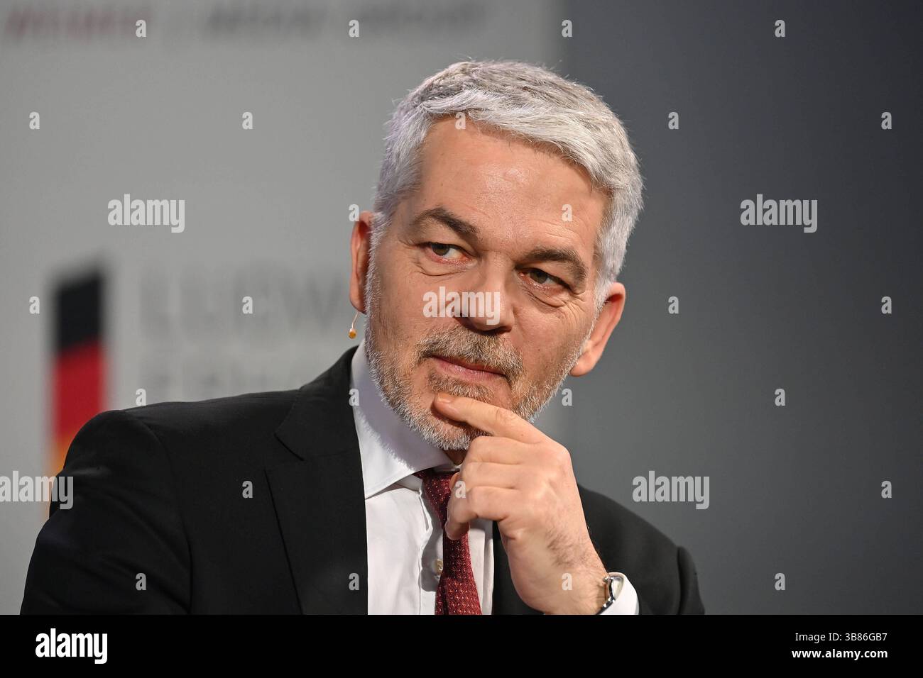 Prof.Dr. Carlo MASALA Professor fuer Internationale Politik an der ...