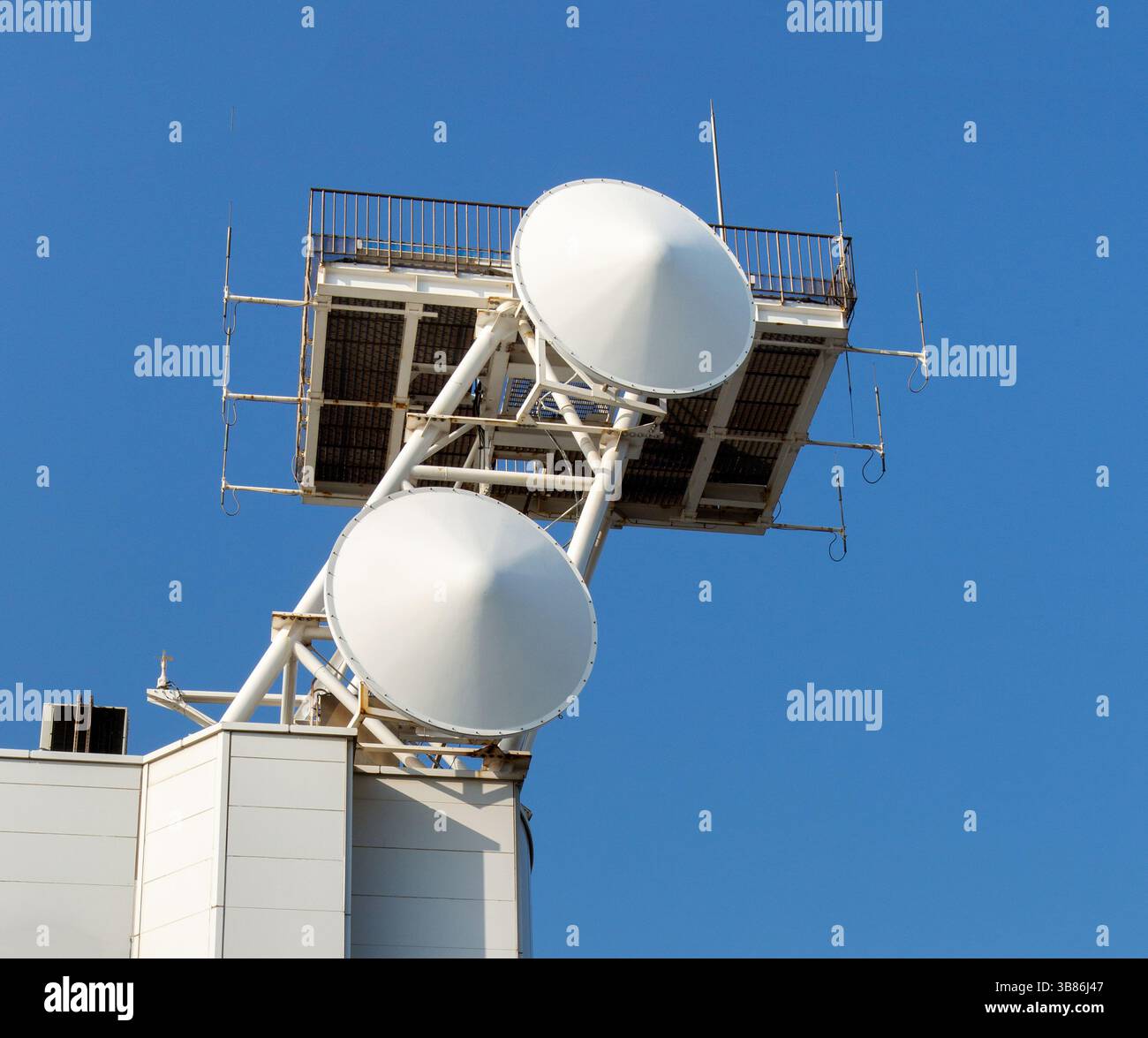 Radiorelay hi-res stock photography and images - Alamy