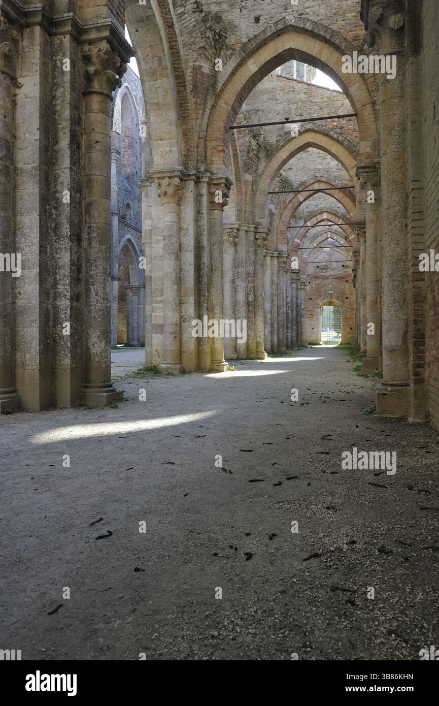 An impressive and beautiful gothic columnade in Tuscany Stock Photo - Alamy