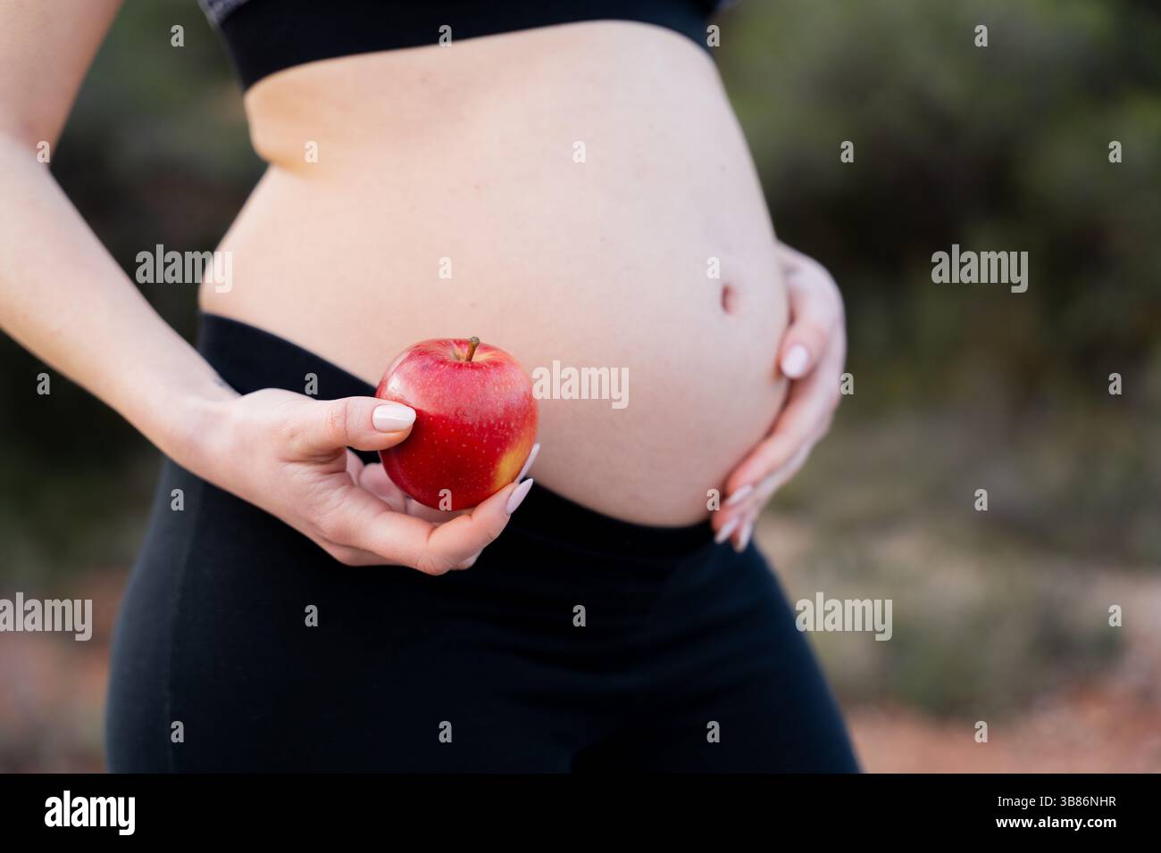 Pregnant women and a healthy diet for fetal nutrition. Healthy ...