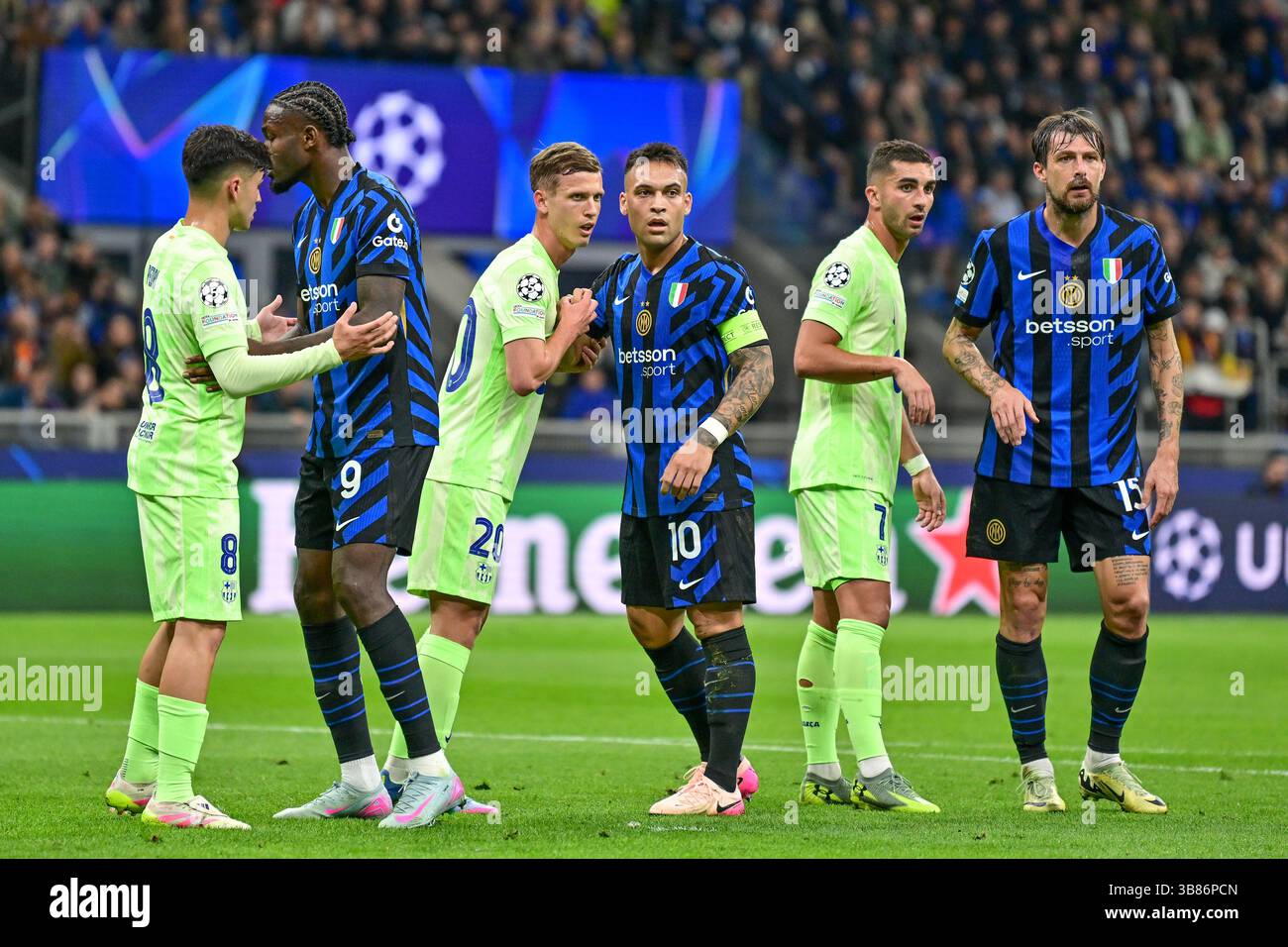 Milano, Italy. 06th May, 2025. Lautaro Martinez (10) of Inter and Dani ...