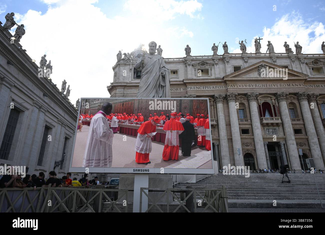 Rom, Vatikan 07.05.2025 Papstwahl / Konklave beginnt mit dem Einzug der 133. Kardinaele in die ...