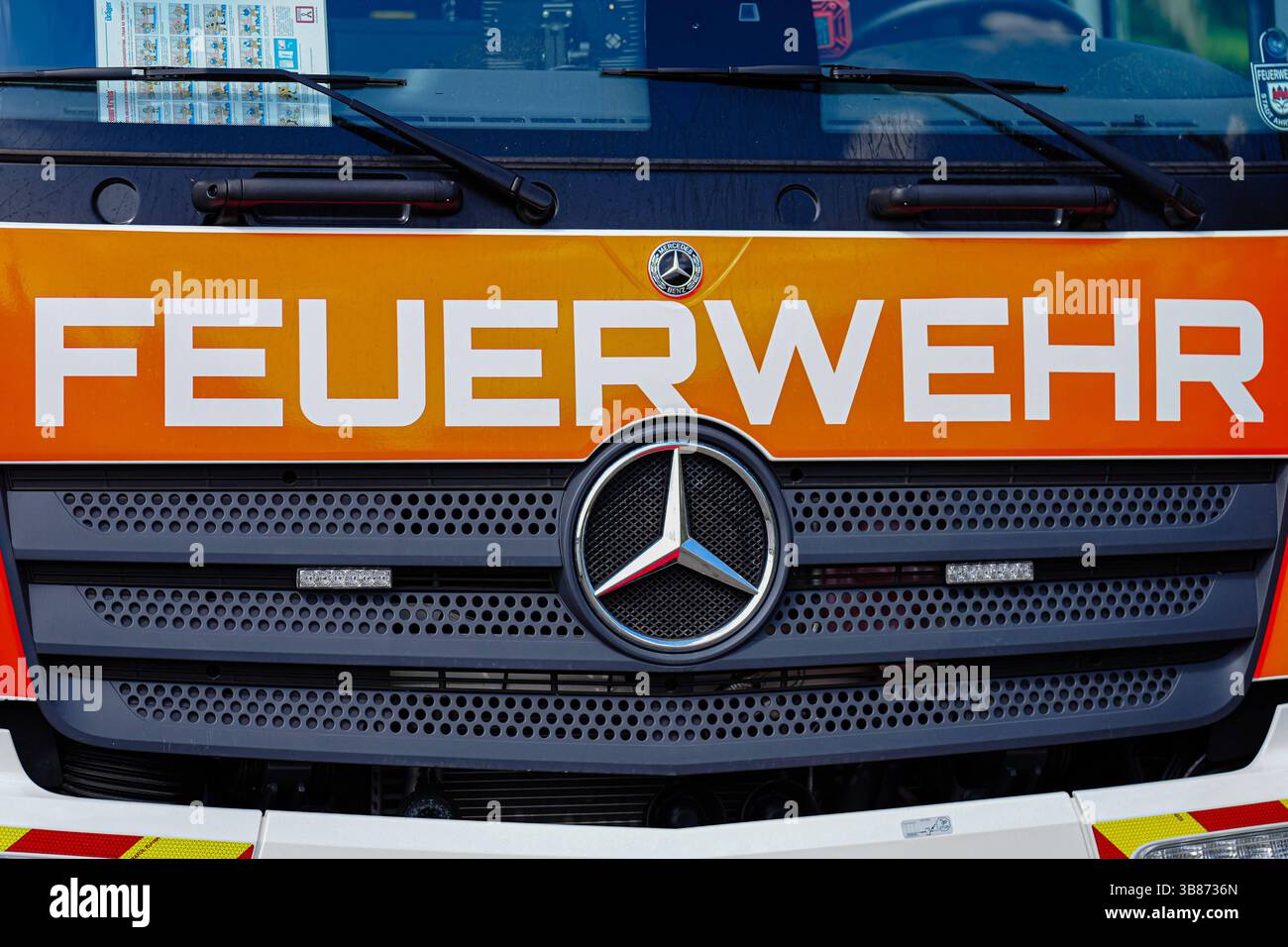 Ahrensburg Themenfoto: Feuerwehr, 07.05.2025 Schriftzug Feuerwehr auf ...