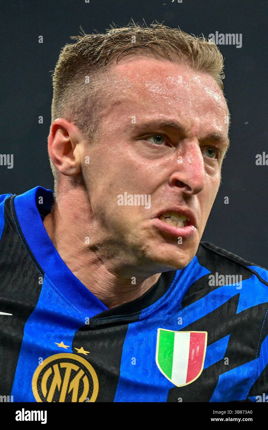 Milano, Italy. 06th May, 2025. Davide Frattesi (16) of Inter scores for ...