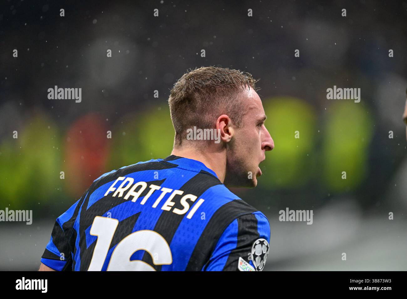 Milano, Italy. 06th May, 2025. Davide Frattesi (16) of Inter scores for ...