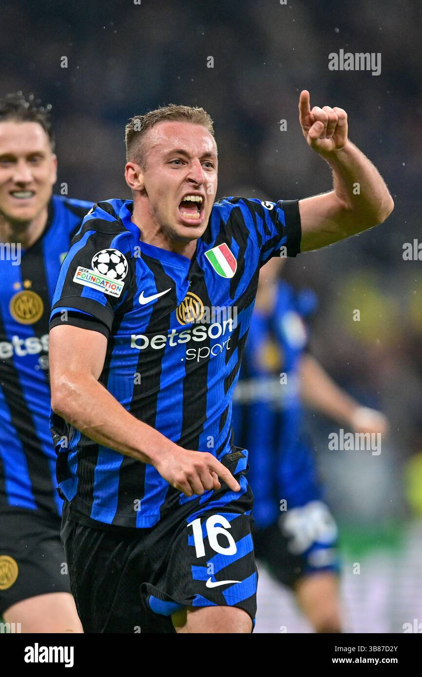 Milano, Italy. 06th May, 2025. Davide Frattesi (16) of Inter scores for ...