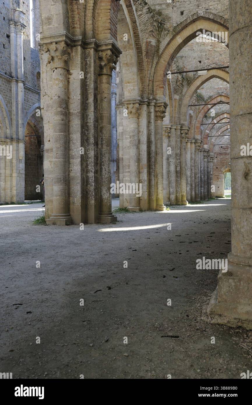An impressive and beautiful gothic columnade in Tuscany Stock Photo - Alamy