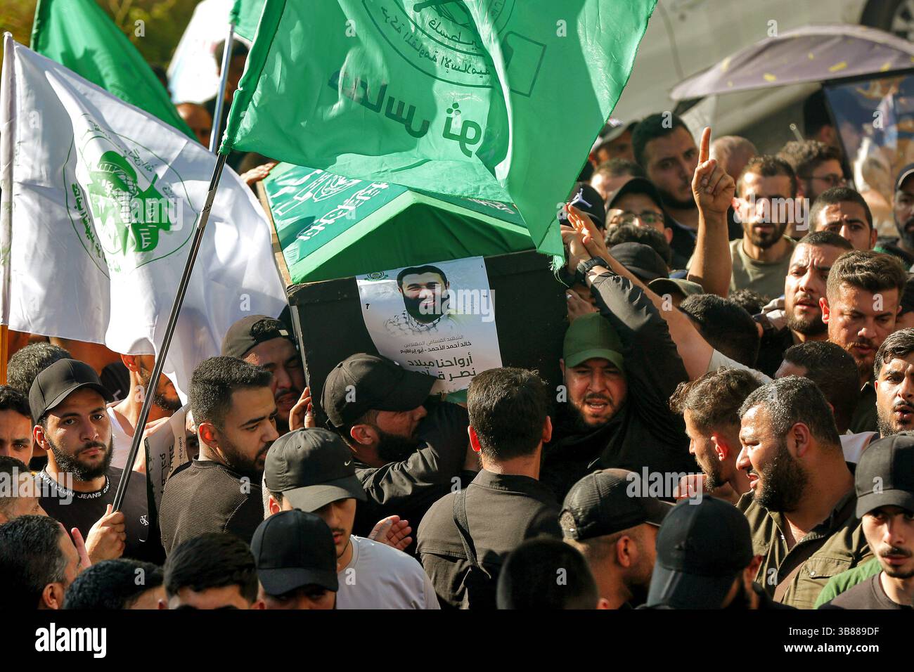 May 7, 2025, Sidon, Sidon, Lebanon: Palestinians carry the coffin of Hamas commander Khaled ...
