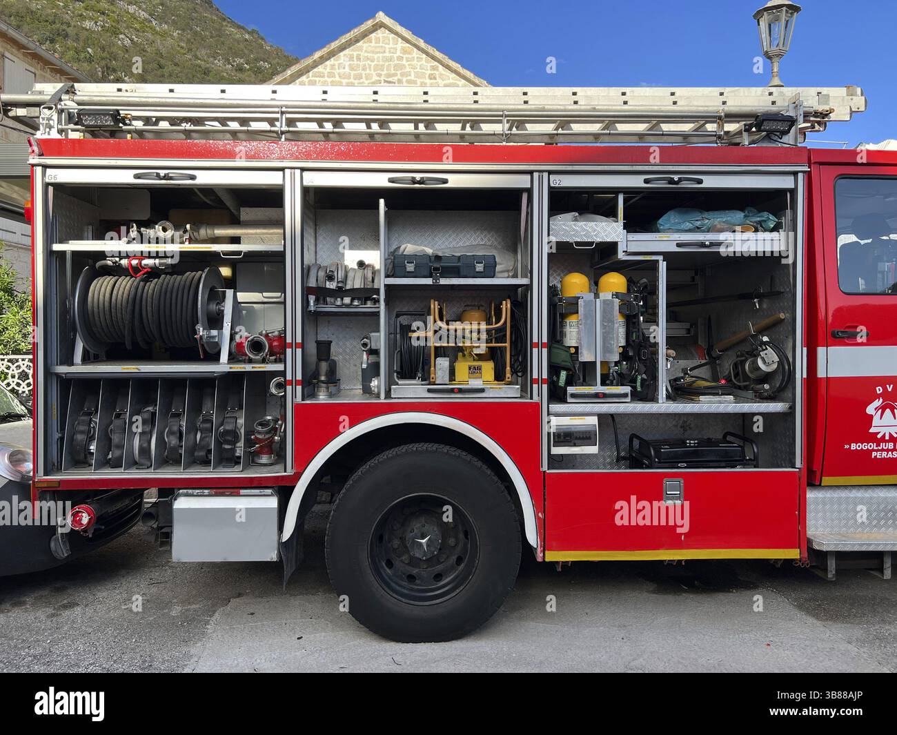 Fire department connections hi-res stock photography and images - Alamy