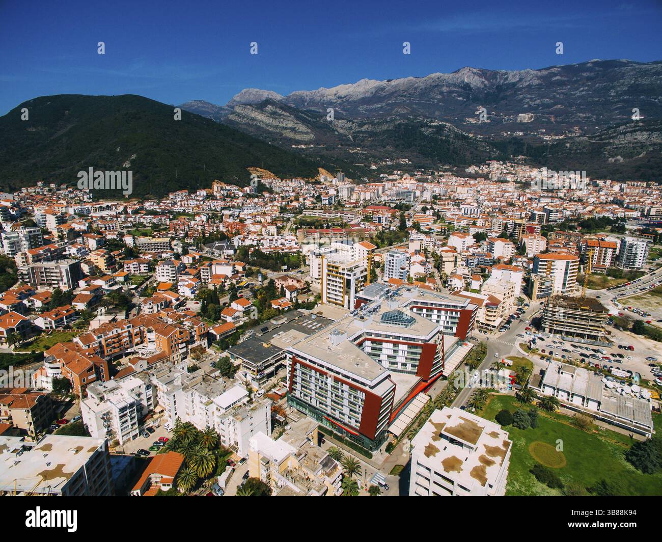 Birds eye aerial dron shot hi-res stock photography and images - Alamy