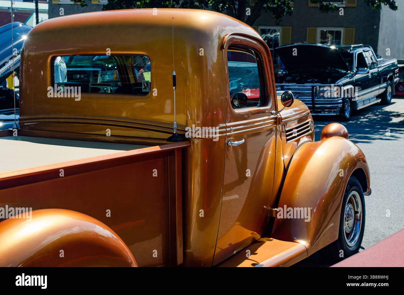 Angled view of a restored vintage pickup truck Stock Photo - Alamy