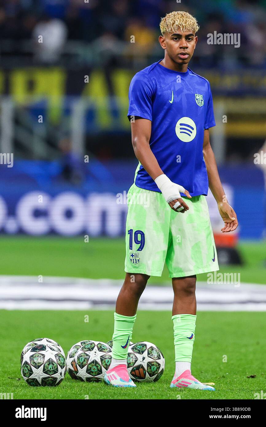 Lamine yamal 2025 hi-res stock photography and images - Alamy