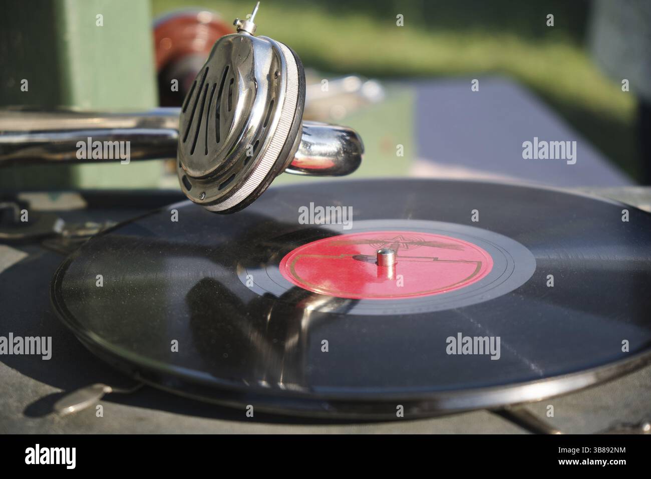 Detail of an old gramophone playing an original vinyl record Stock ...