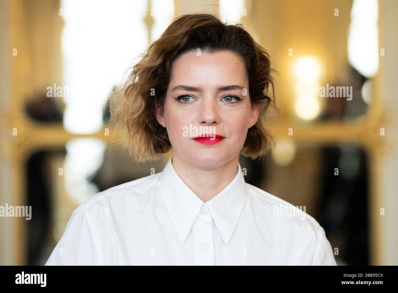 Roxane Mesquida Emily In Paris