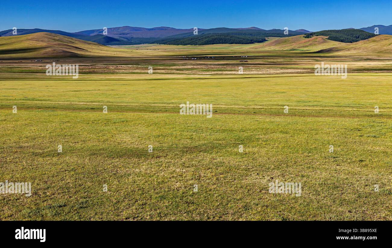The endless landscape of Mongolia Stock Photo - Alamy