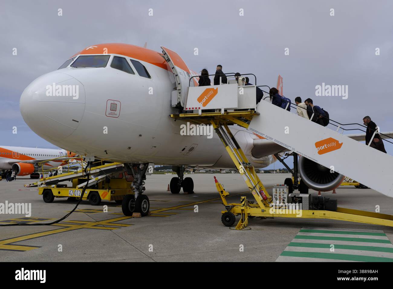 passengers boarding an Easyjet plane in Porto, Portugal Stock Photo - Alamy