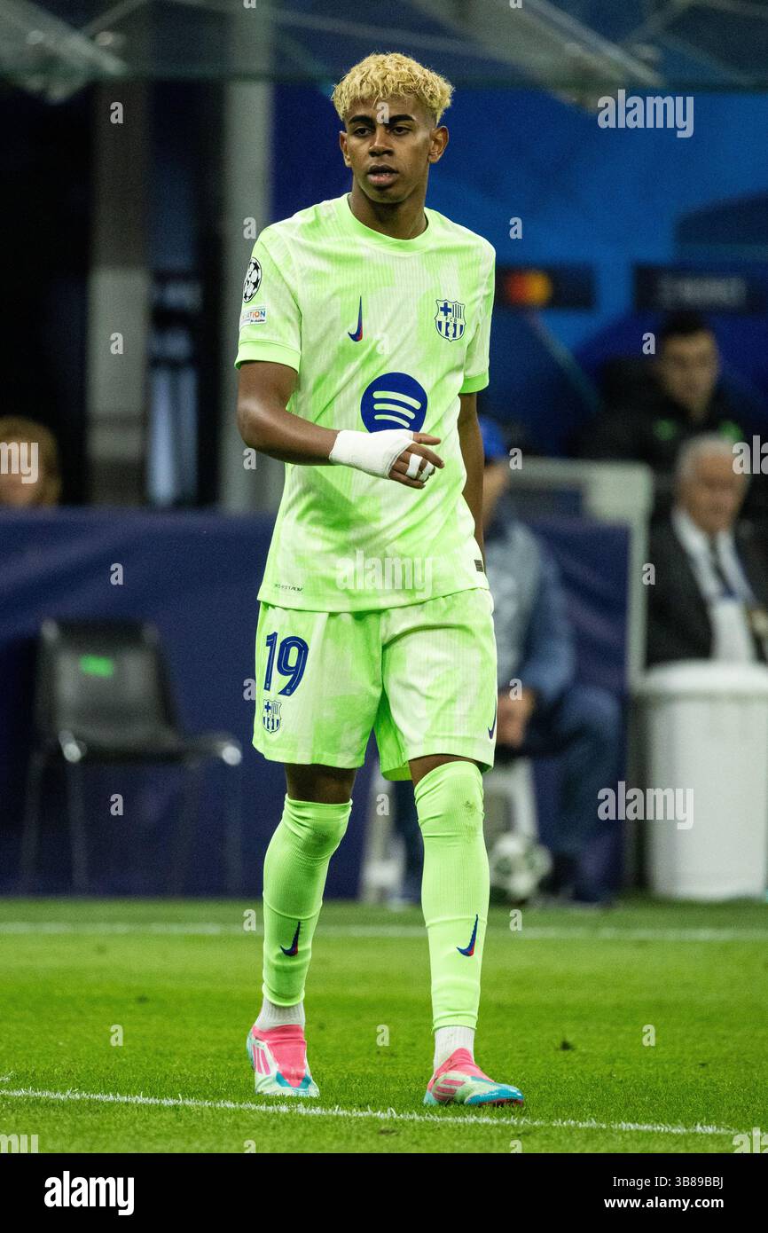 Lamine yamal FC Barcelona during semi-finals 2nd leg match Fc ...