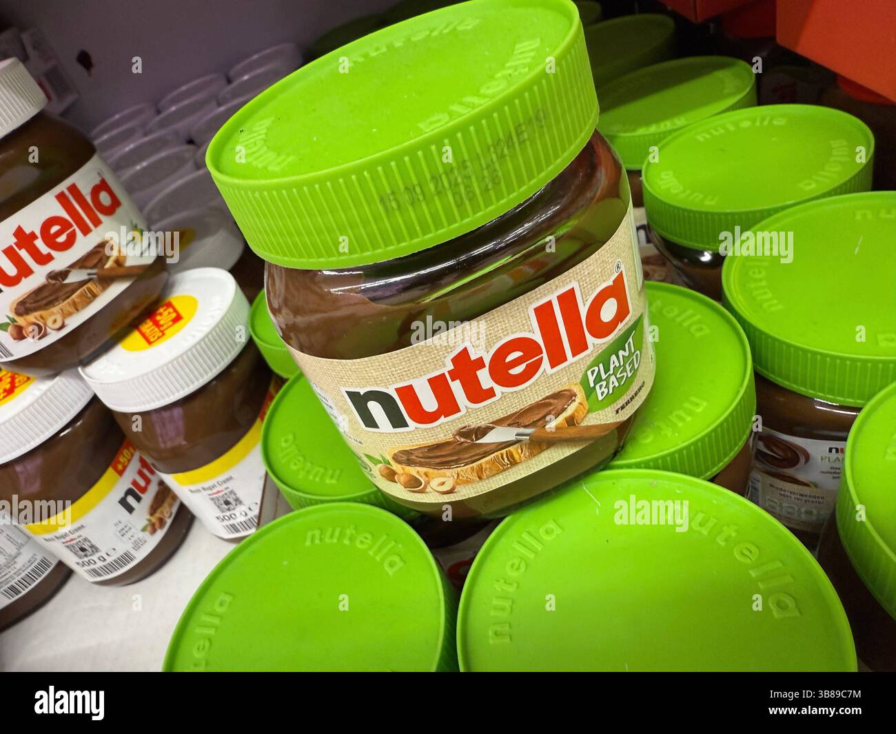 Nutella mit grünem Deckel Plant Based *** Nutella with a green lid ...