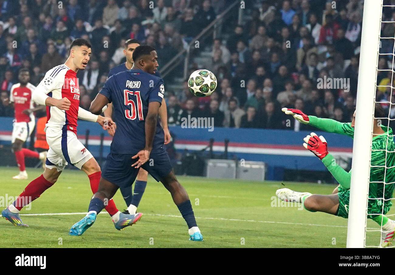 Paris Saint-Germain goalkeeper Gianluigi Donnarumma (right) makes a ...
