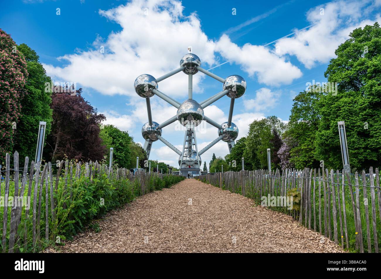 The atomium monument at the Avenue du Centenaire in Laeken, Brussels ...