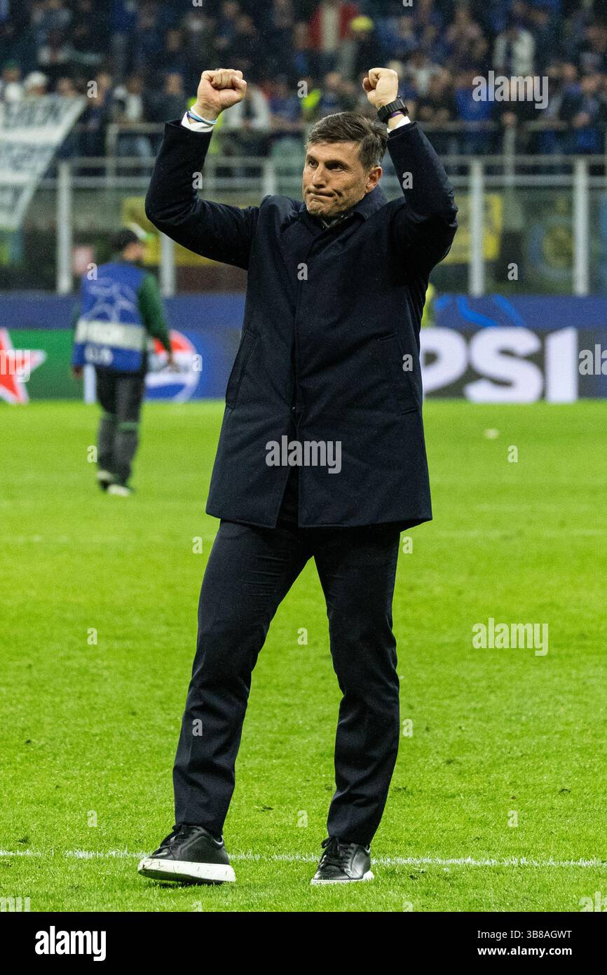 Xavier Zanetti FC Internazionale players celebrates victory after semi ...
