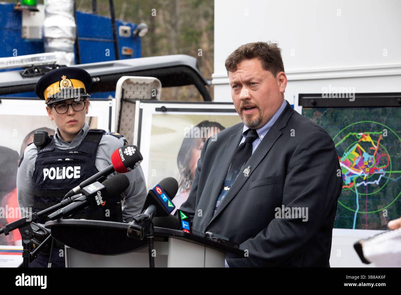 Staff Sgt. Rob McCamon, Acting Officer Major Crime speaks to reporters ...