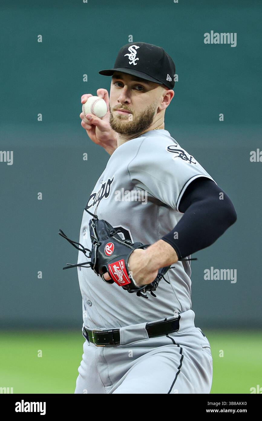 May 6, 2025: Chicago White Sox starting pitcher Sean Burke (59) warms ...