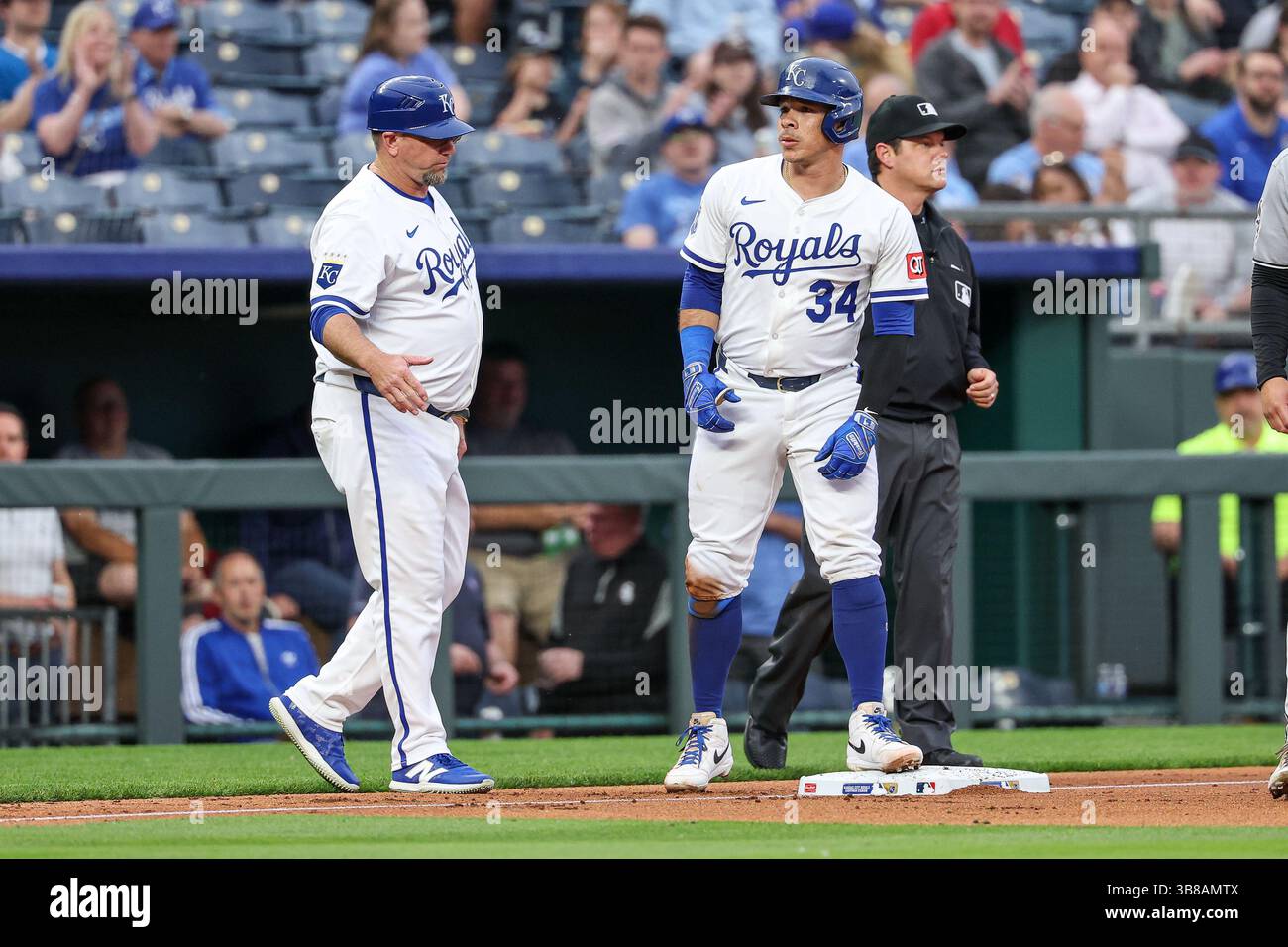 Kansas City, MO, USA. 6th May, 2025. Kansas City Royals catcher Freddy ...