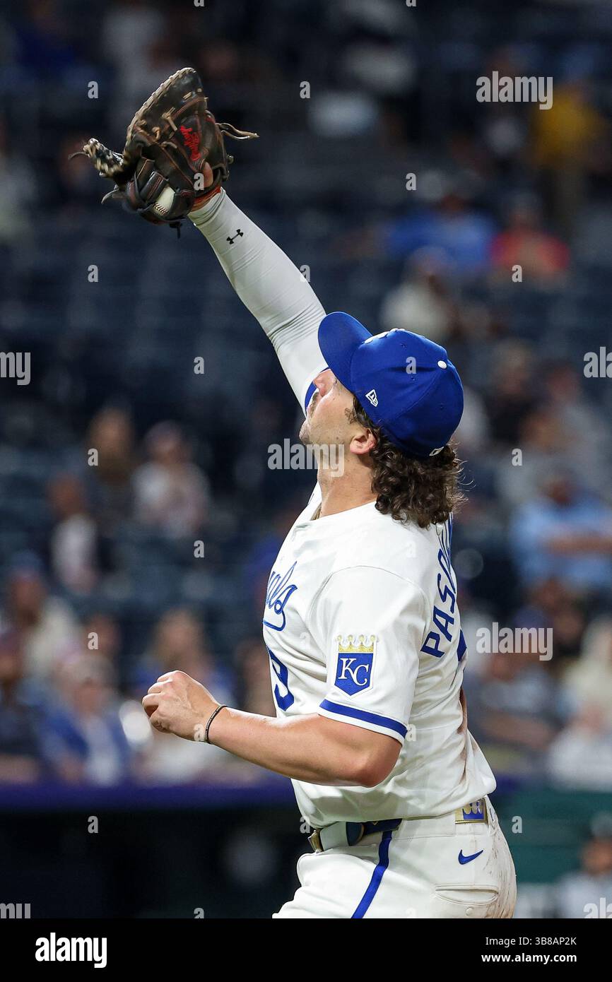 Kansas City, MO, USA. 6th May, 2025. Kansas City Royals first baseman ...