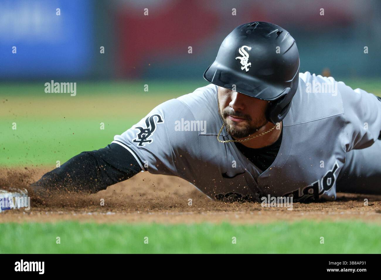 Kansas City, MO, USA. 6th May, 2025. Chicago White Sox shortstop Jacob ...