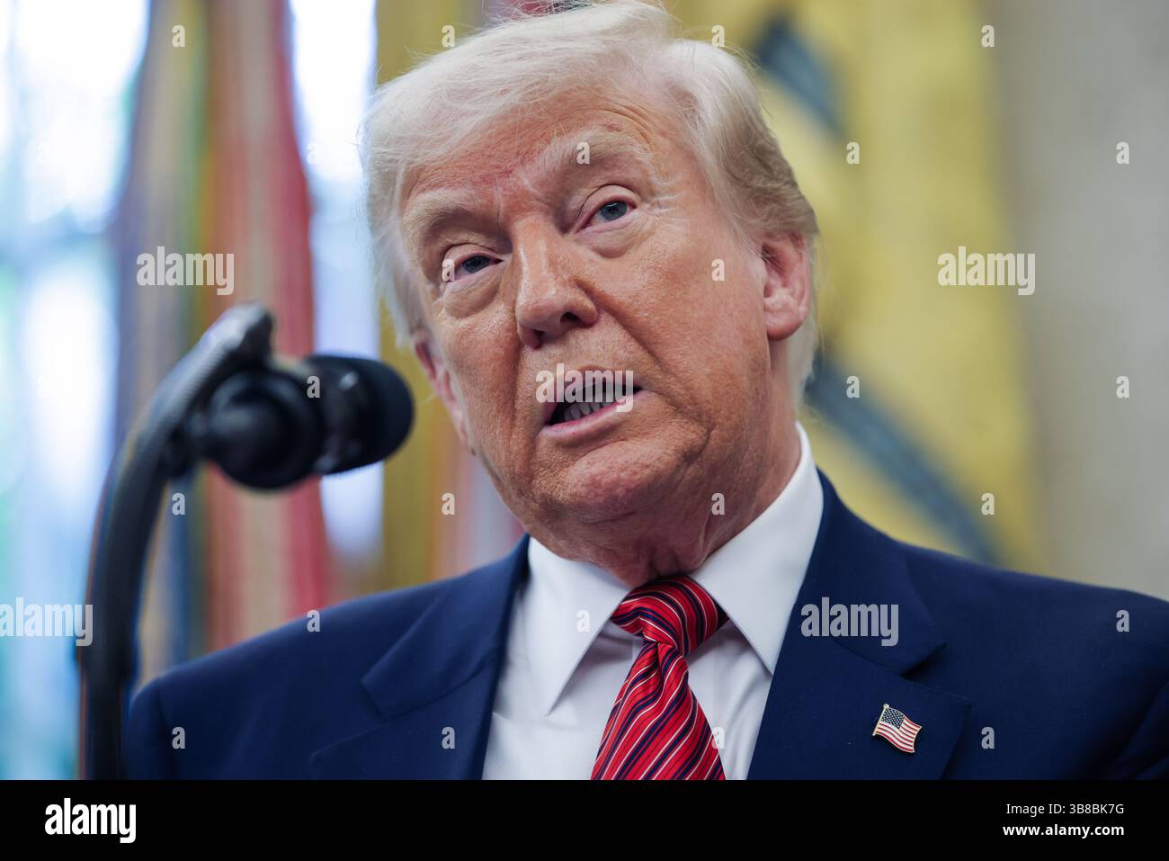 United States President Donald J Trump speaks before swearing in former ...