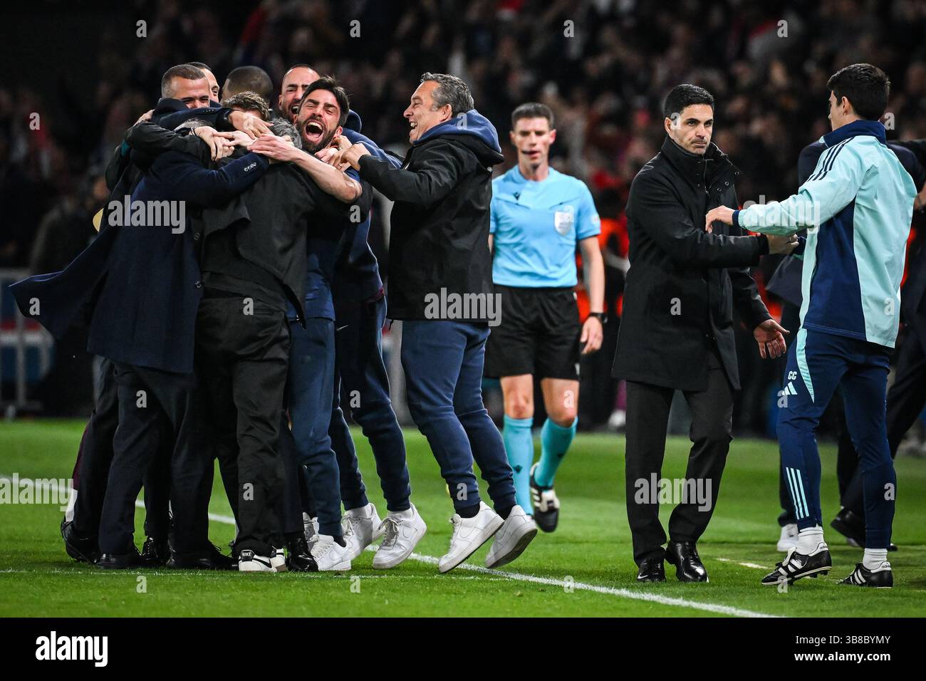 Paris, France. 07th May, 2025. Staff of PSG celebrate the victory with ...