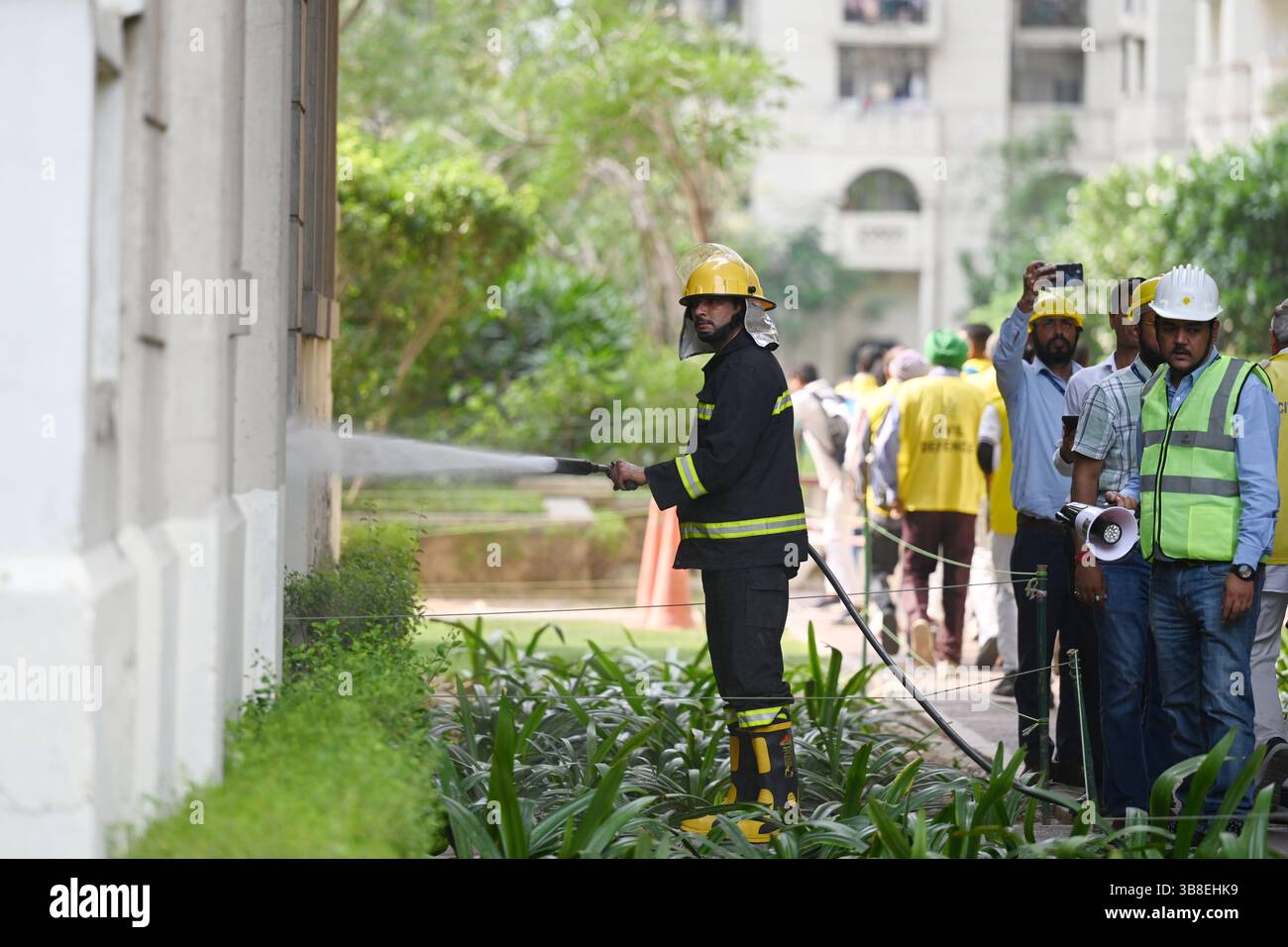 NEW DELHI, INDIA - MAY 7: District administration along with Delhi Fire ...