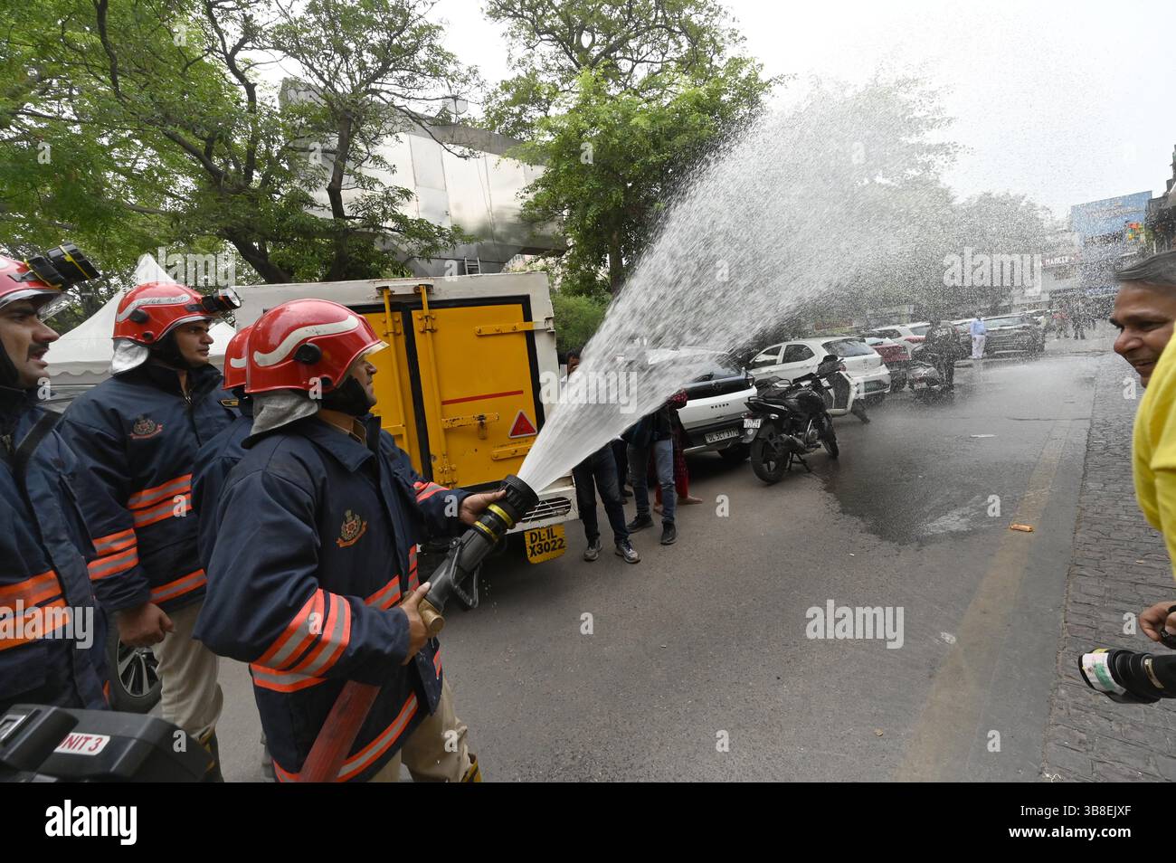 New Delhi, India. 07th May, 2025. NEW DELHI, INDIA - MAY 7: Firemen ...