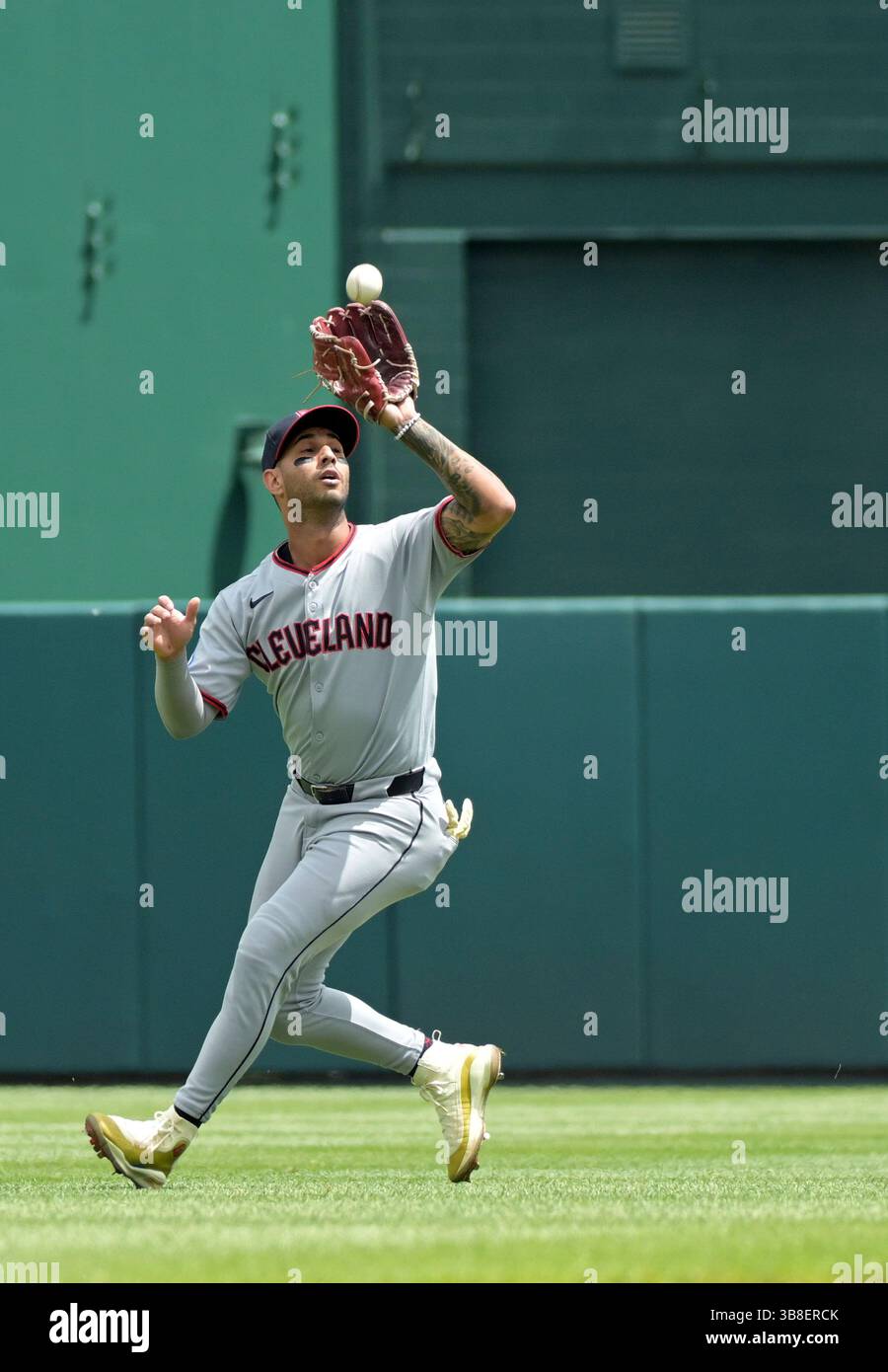 WASHINGTON, DC - MAY 07: Cleveland Guardians shortstop Brayan Rocchio ...