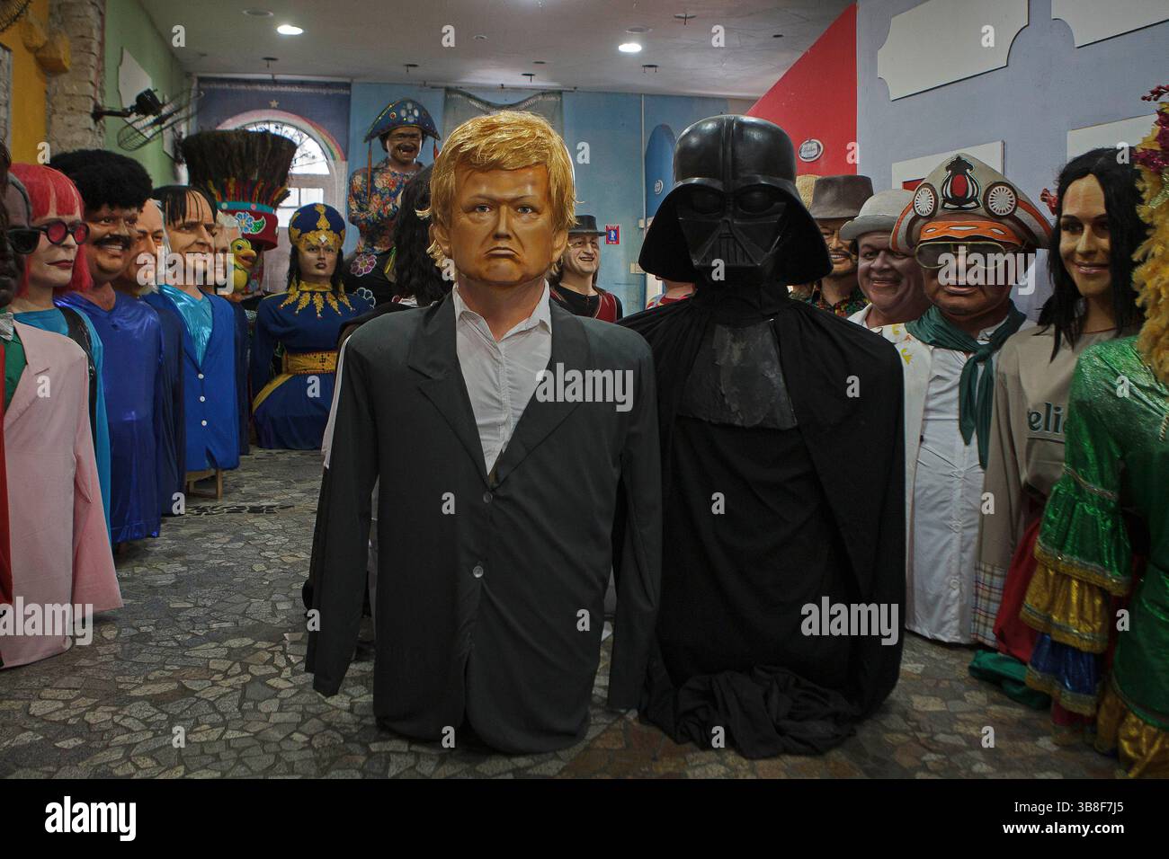 October 10, 2016, Recife, Pernambuco, Brazil: Two giant figures of ...