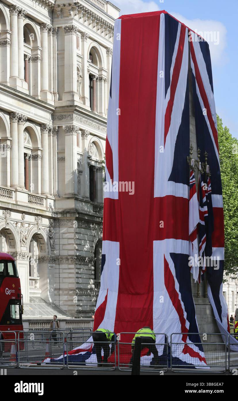London, UK. 07th May, 2025. Specialist workers put the last minute ...