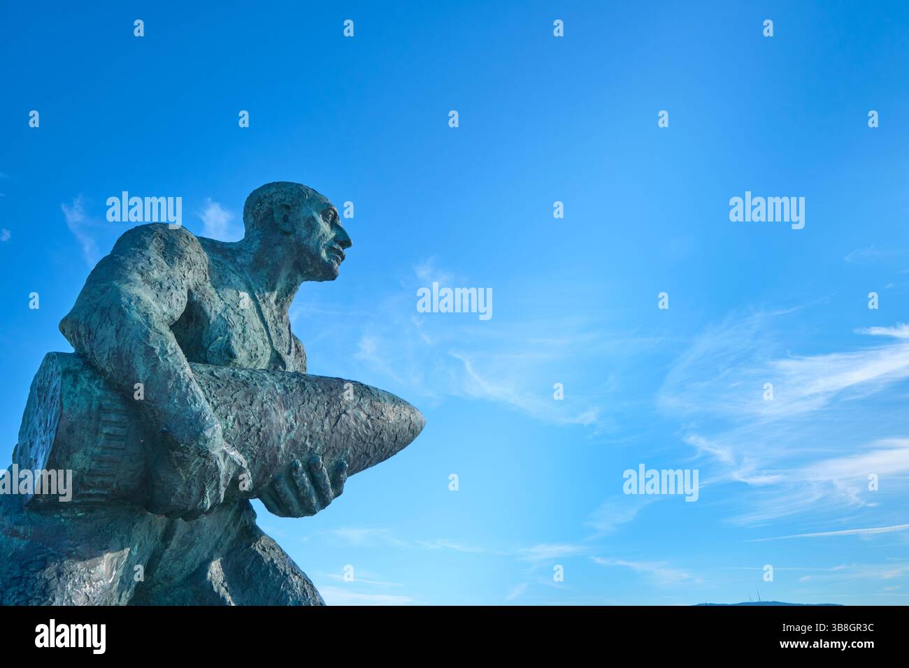 A heroic view of Seyit carrying the large artillery shell. At the ...