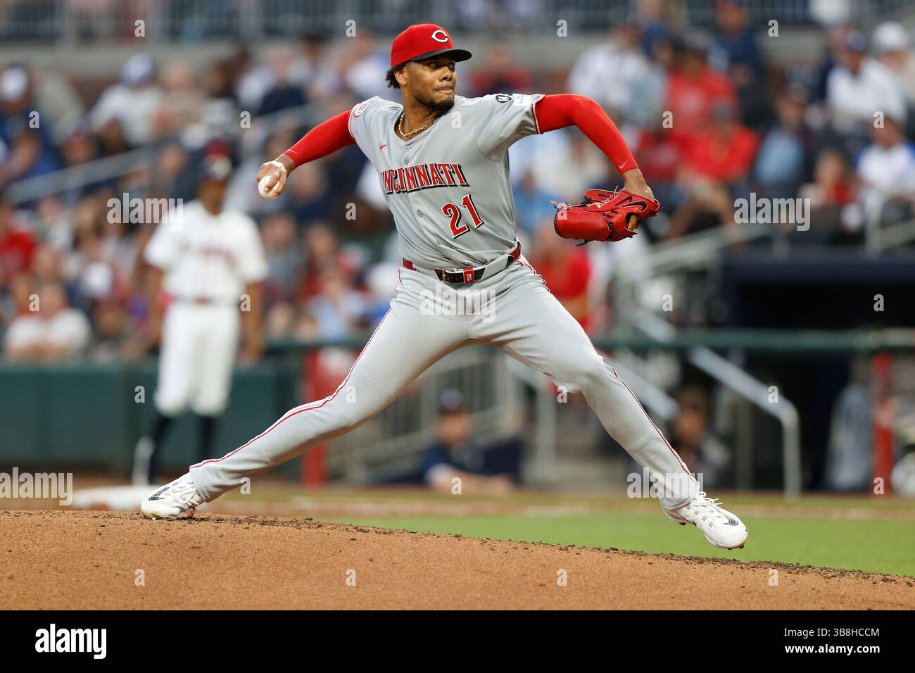 ATLANTA, GA - MAY 07: Cincinnati Reds starting pitcher Hunter Greene ...