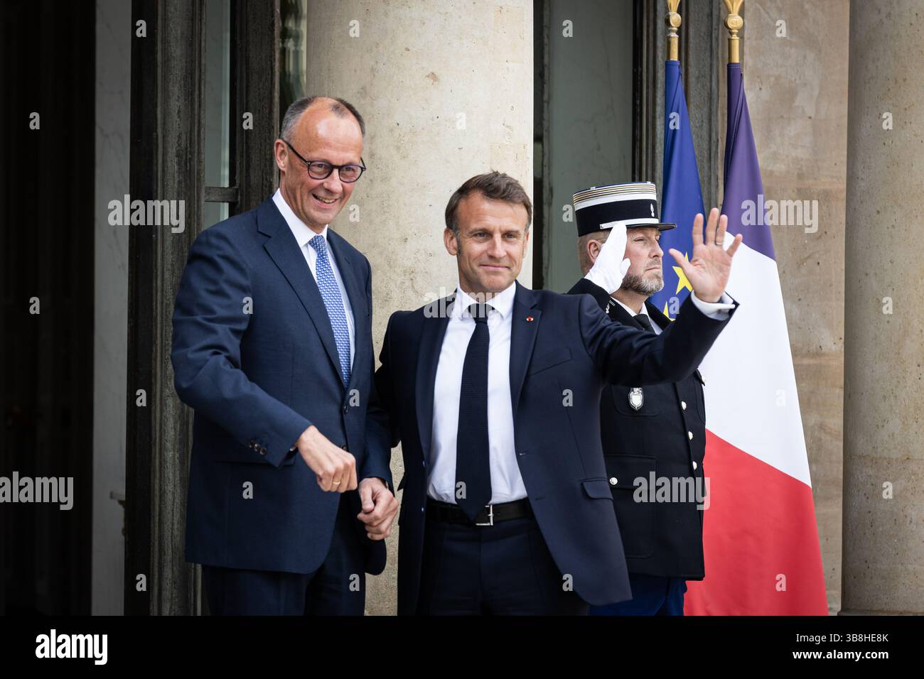 Paris, France. 07th May, 2025. French President Emmanuel Macron (R) welcomes the German ...