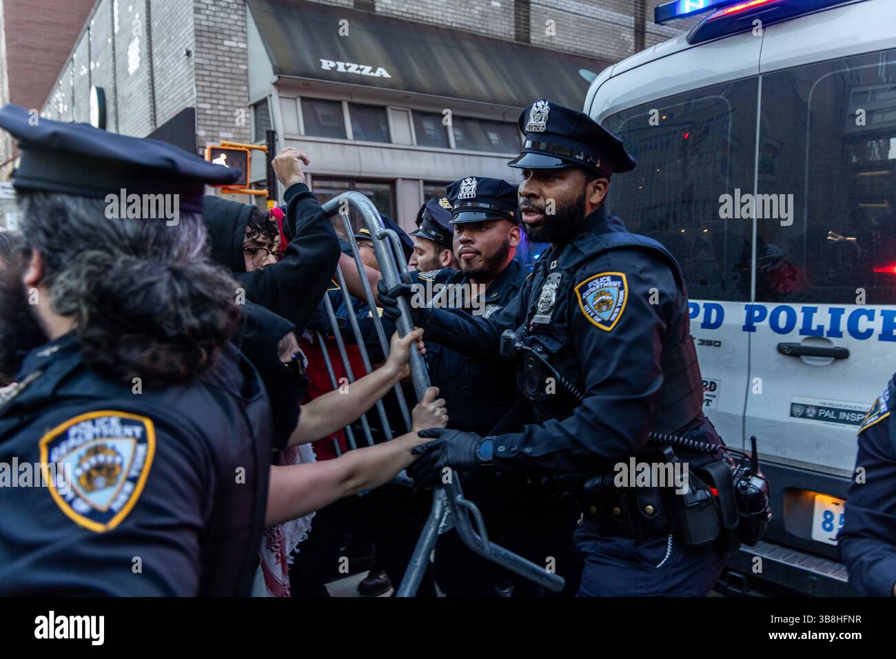 New York, New York, USA. 7th May, 2025. Protestors push back on Police ...