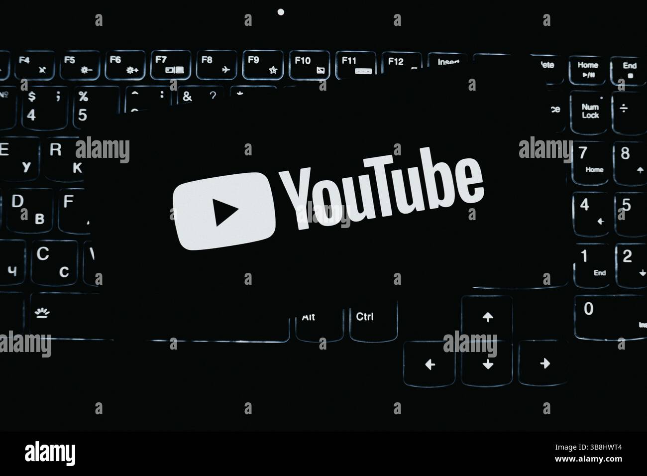 Youtube logo screen hi-res stock photography and images - Alamy