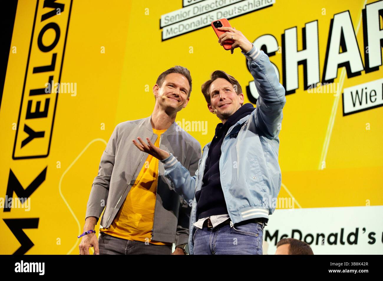 Julian Grießl und Philip Hitschler-Becker beim OMR Festival 2025 in den Messehallen. Hamburg, 07 ...