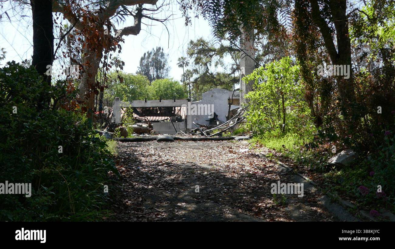 Altadena, California, USA 7th May 2025 Altadena aftermath and cleanup ...