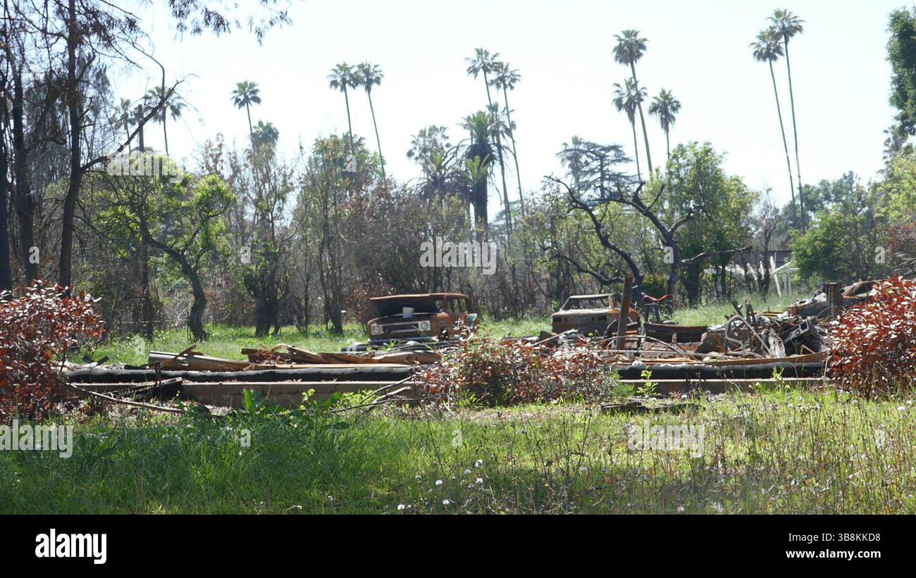 Altadena, California, USA 7th May 2025 Destroyed Home and cars in ...
