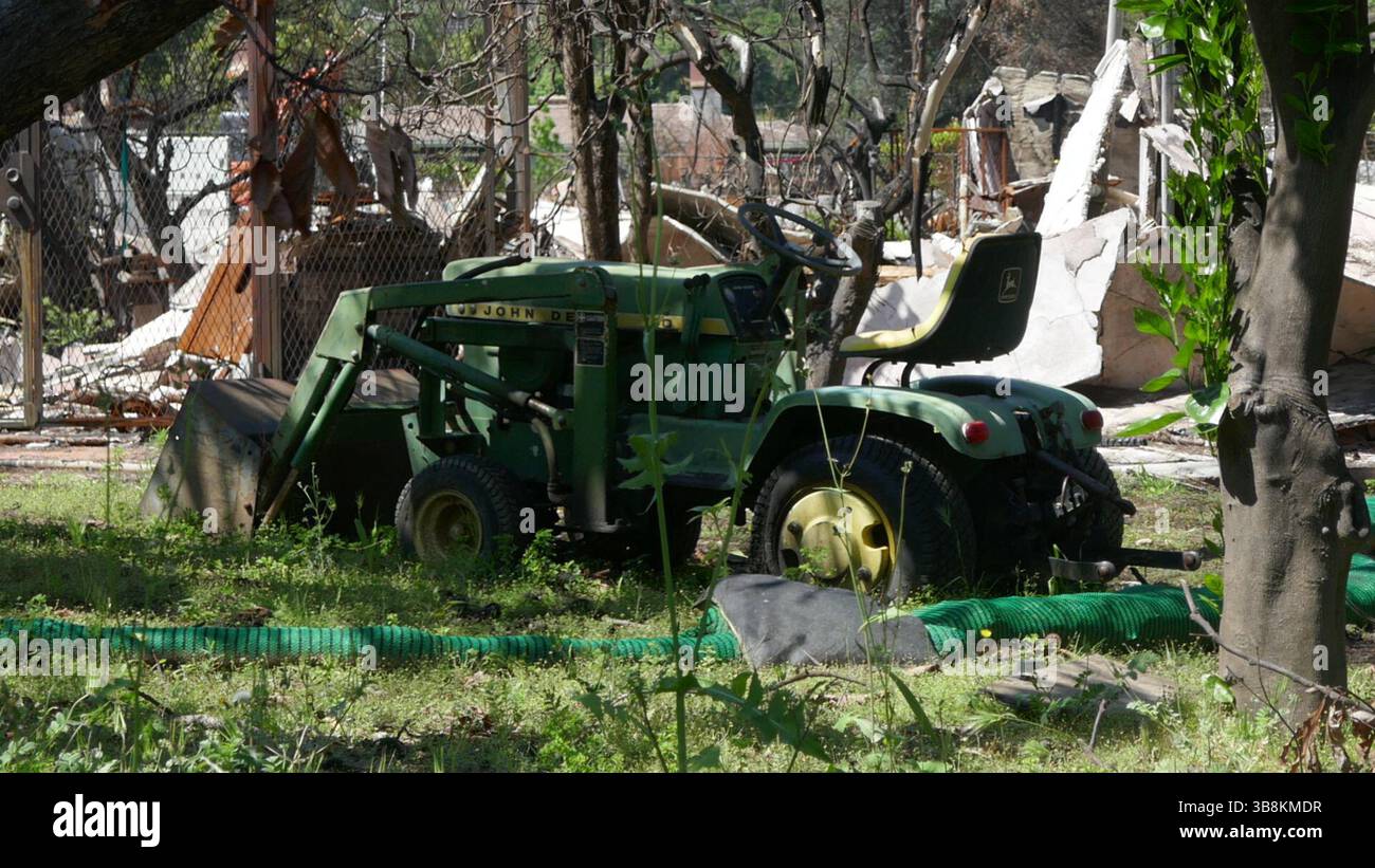 Altadena, California, USA 7th May 2025 Altadena aftermath and cleanup ...